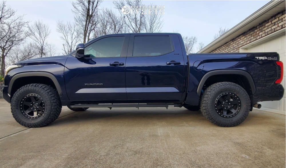 2022 Toyota Tundra with 18x9 18 Method Con6 and 35/12.5R18 Kenda Klever ...