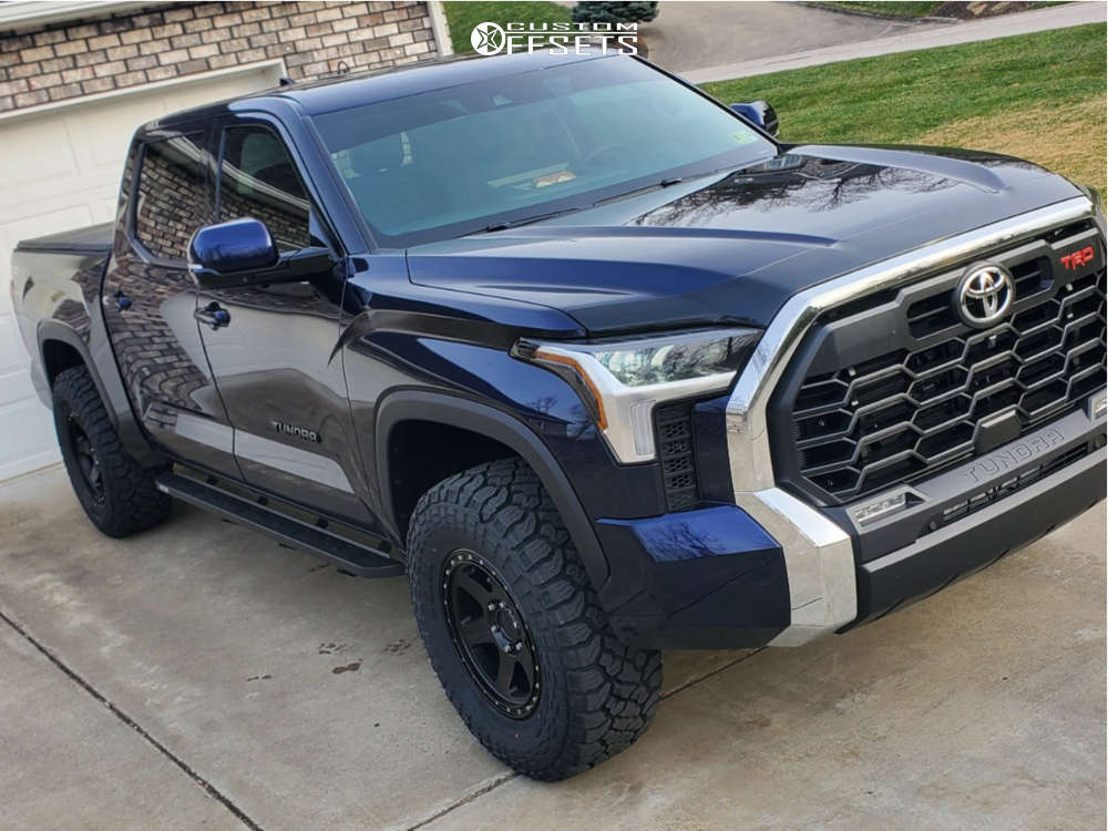 2022 Toyota Tundra with 18x9 18 Method Con6 and 35/12.5R18 Kenda Klever ...
