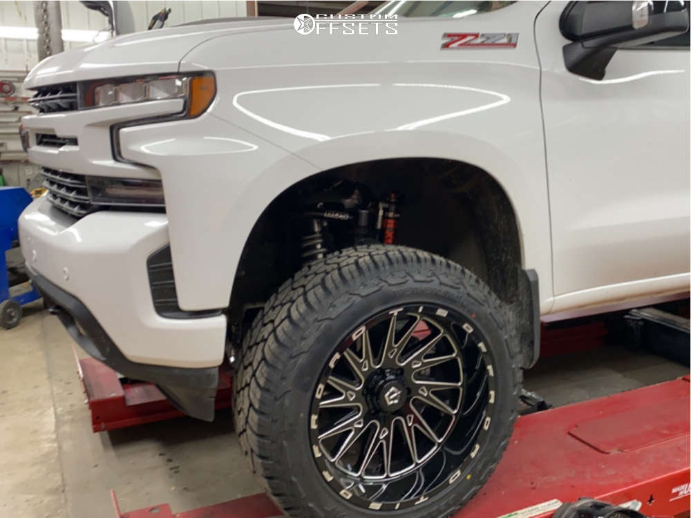 2021 Chevrolet Silverado 1500 with 20x12 -44 TIS 547BM and 35/12.5R20 ...