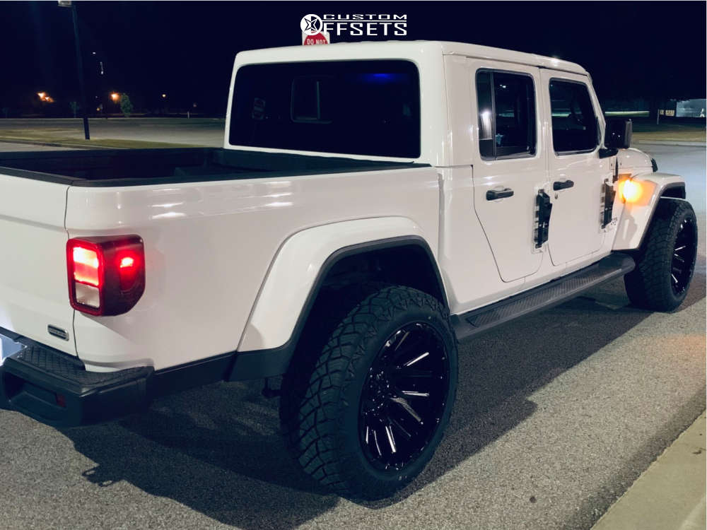 2020 Jeep Gladiator with 22x12 -44 V-Rock Recoil and 35/12.5R22 ...