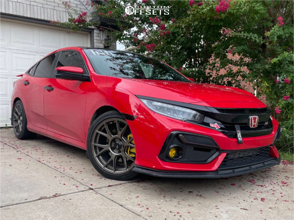 2020 Honda Civic with 18x8.5 35 Konig Ampliform and 235/40R18 Goodyear ...