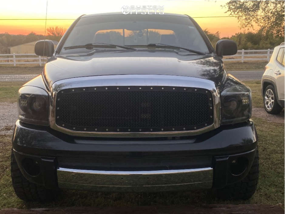 2008 Dodge Ram 1500 with 22x12 -44 TIS 553BM and 33/12.5R22 RBP ...