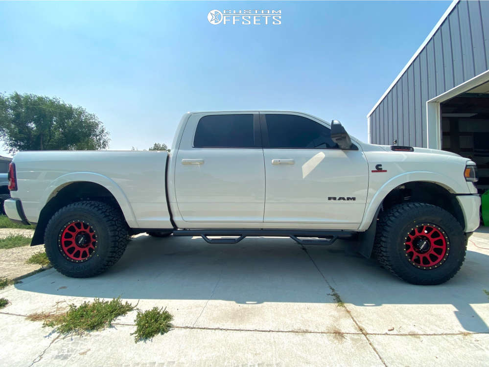2021 Ram 2500 with 18x9 -12 Method Mr305 and 35/12.5R18 Fury Offroad ...