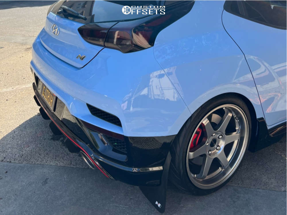 2022 Hyundai Veloster N with 18x8.5 35 Vors Tr37 and 215/40R18 Federal ...