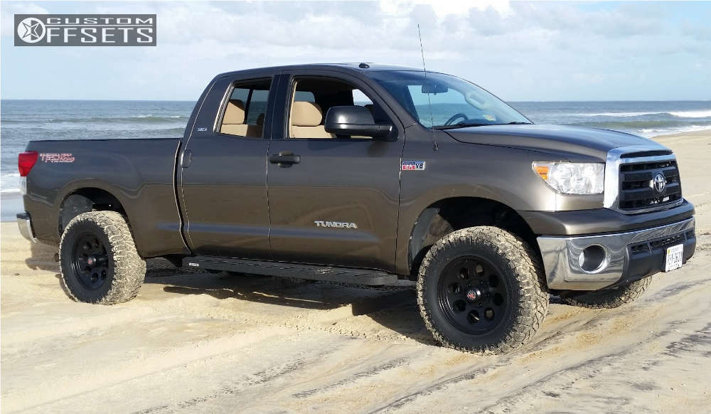 2010 Toyota Tundra with 18x9 12 Level 8 Tracker and 33/12.5R18 Nitto ...