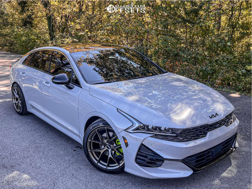 2022 Kia K5 with 18x8.5 30 ESR Rf2 and 235/45R18 Pirelli Pzero All ...