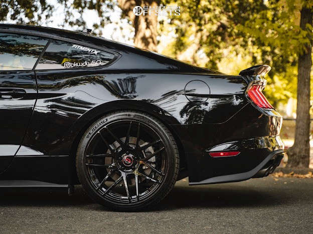 2020 Ford Mustang with 20x9.5 30 Curva C300 and 275/30R20 Michelin ...