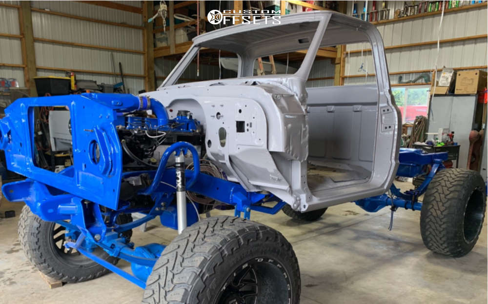 1970 Chevrolet K20 Pickup with 22x14 -76 TIS 544BM and 37/13.5R22 Toyo ...