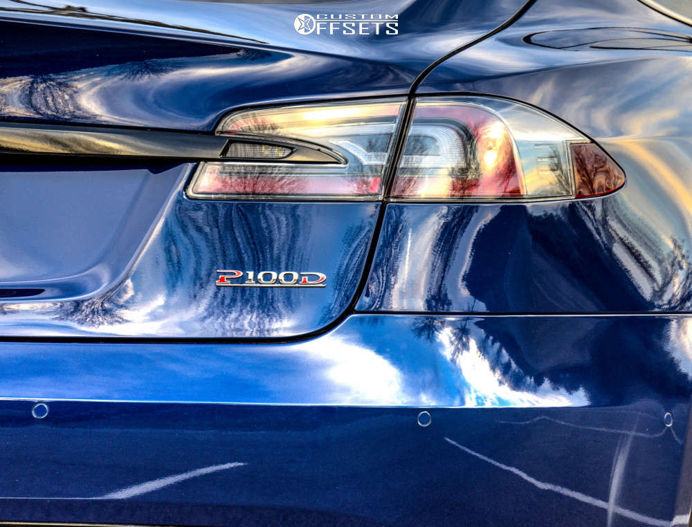 2018 Tesla S with 21x9 35 Rohana Rfx10 and 265/35R21 Michelin Pilot ...