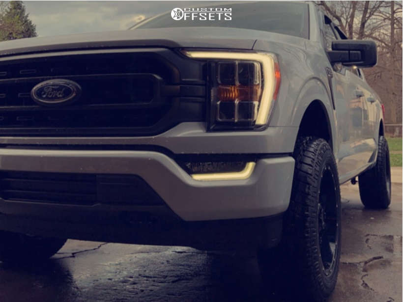 2021 Ford F-150 with 20x9.5 -6 Pro Comp Series 42 and 305/55R20 Pro ...