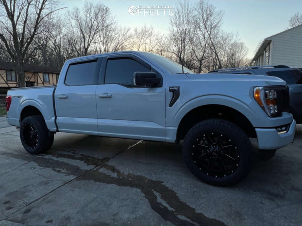 2021 Ford F-150 with 20x9.5 -6 Pro Comp Series 42 and 305/55R20 Pro ...