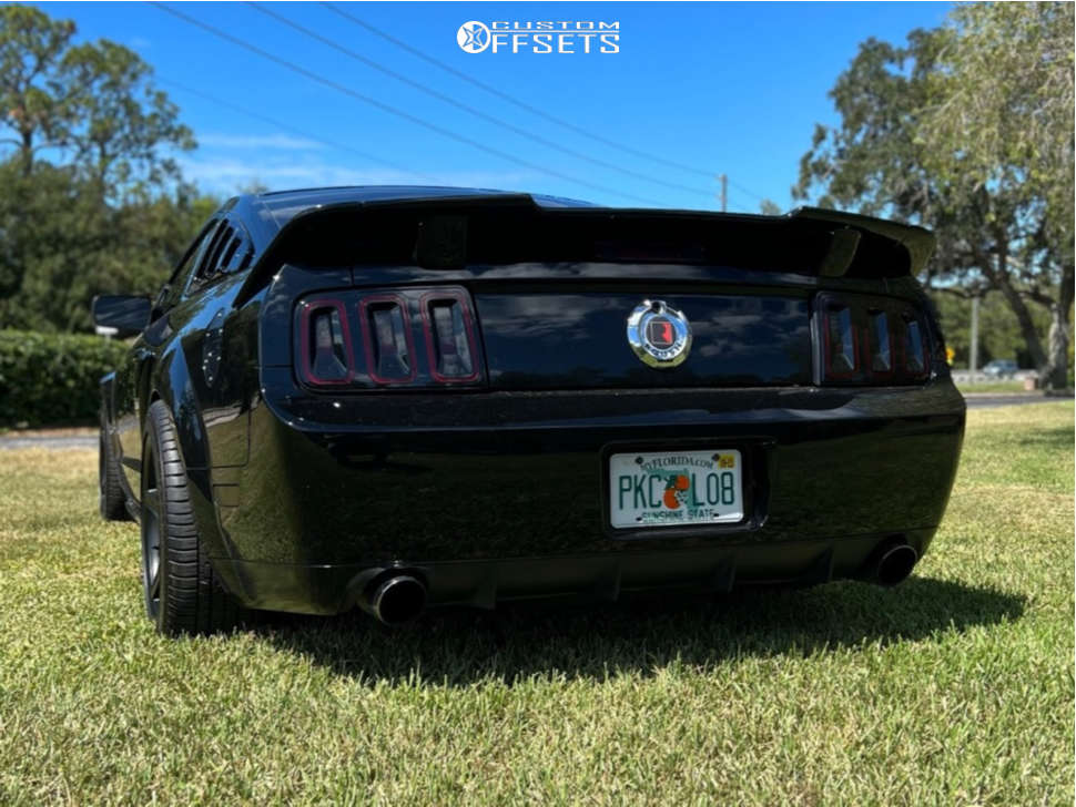 2007 Ford Mustang with 18x9 30 American Muscle Saleen and 255/45R18 ...