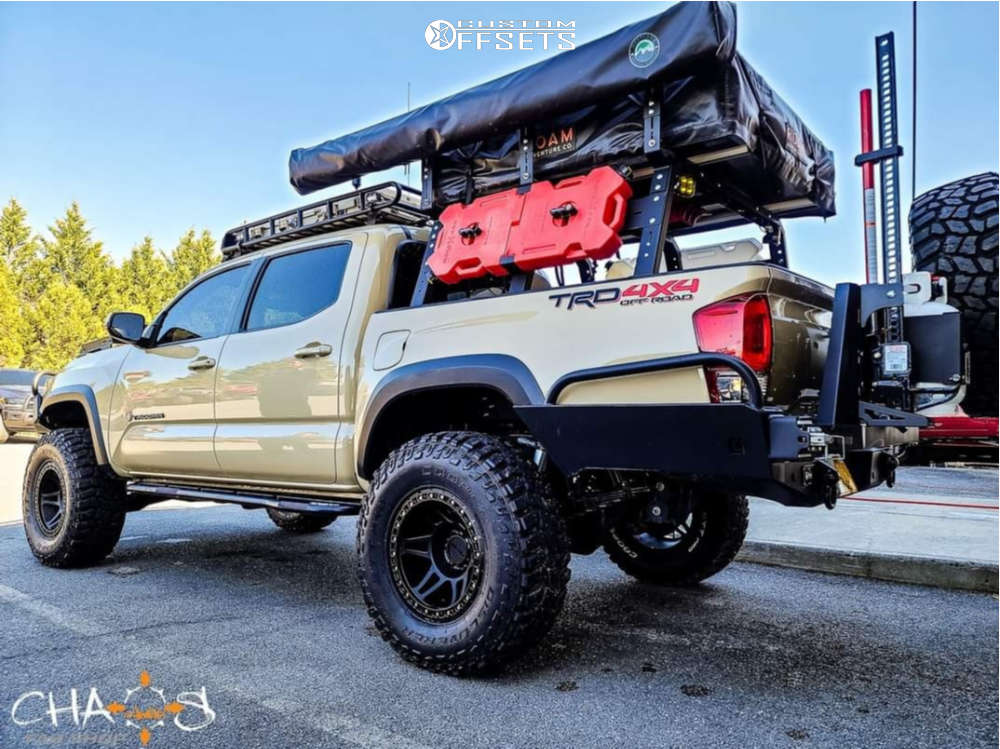 2017 Toyota Tacoma with 17x9 -44 Method Mr106 and 315/70R17 Cooper ...