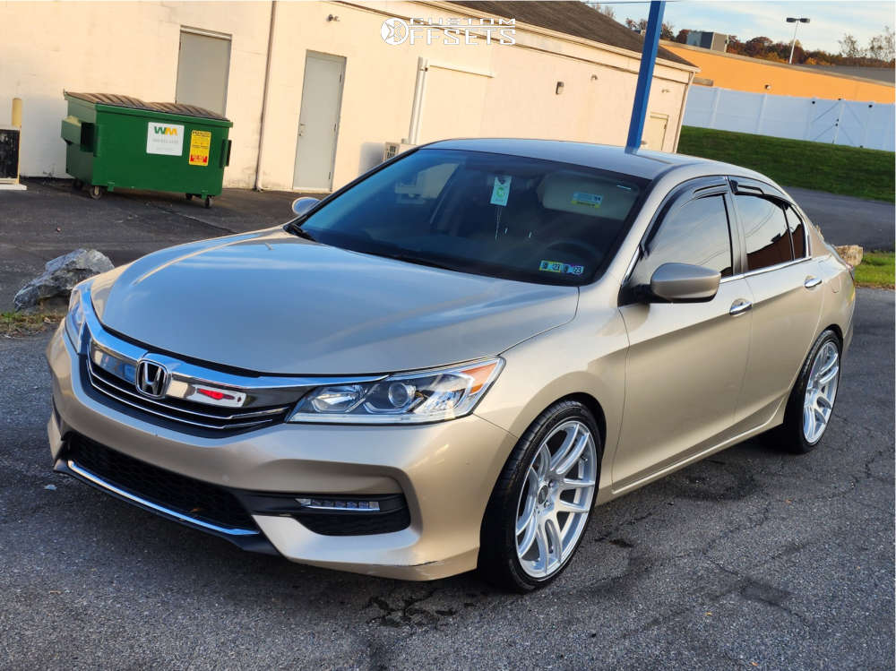 2016 Honda Accord with 19x8.5 30 ESR Cs8 and 235/40R19 Vercelli Strada ...