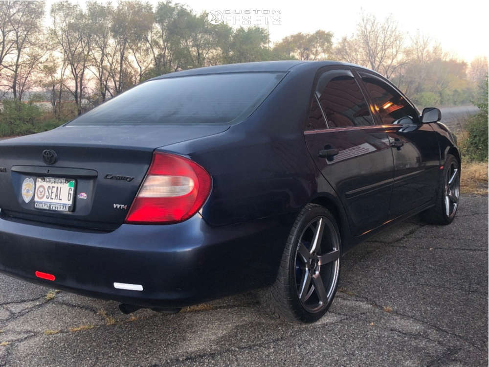 2004 Toyota Camry with 20x8.5 35 JNC Jnc026 and 245/35R20 Federal Ss595 ...