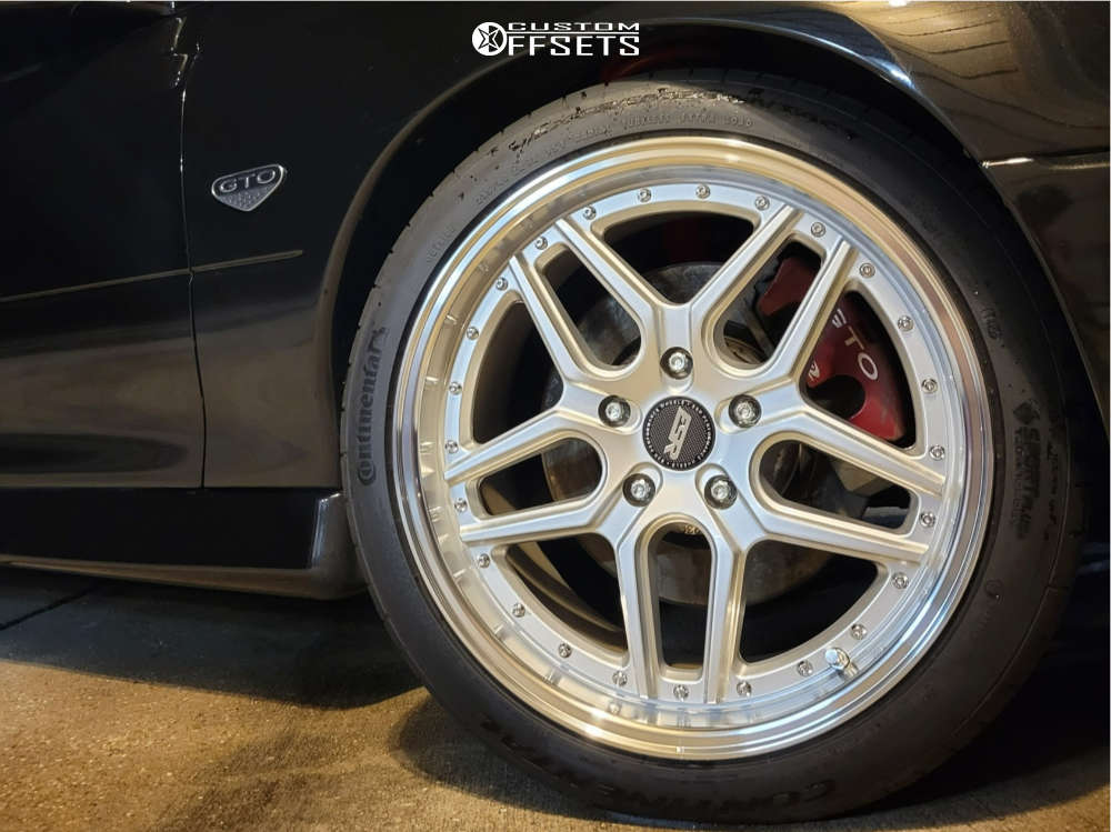2005 Pontiac GTO with 18x8.5 30 ESR CS15 and 235/40R18 Continental ...