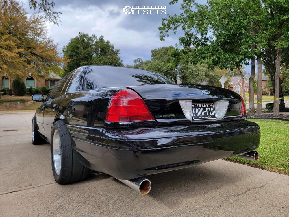 2007 Ford Crown Victoria with 18x9 20 SVE Series 2 and 275/40R18 Nitto ...