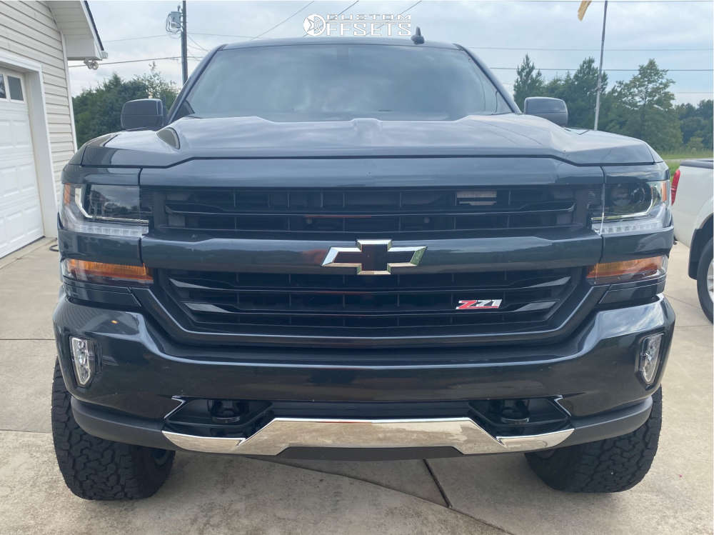 2018 Chevrolet Silverado 1500 with 22x12 -44 Hostile Fury and 35/12 ...