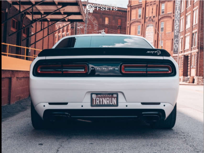 2017 Dodge Challenger with 20x10.5 15 Ferrada Fr4 and 275/35R20 Pirelli ...