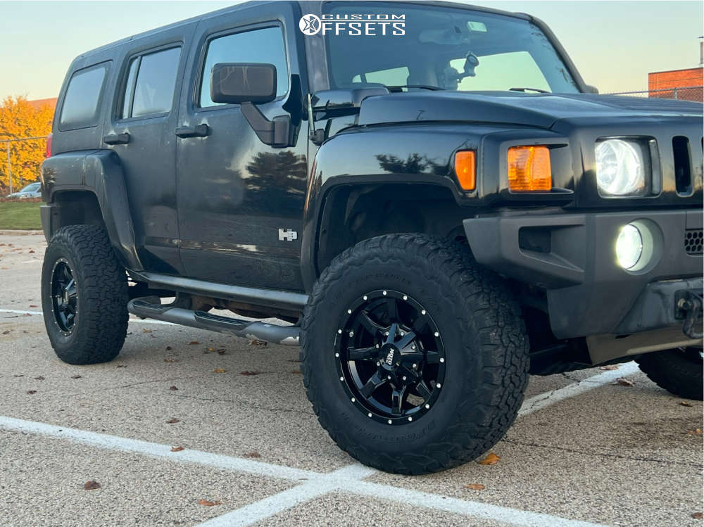 2007 Hummer H3 with 16x8 0 Moto Metal Mo970 and 265/75R16 BFGoodrich ...