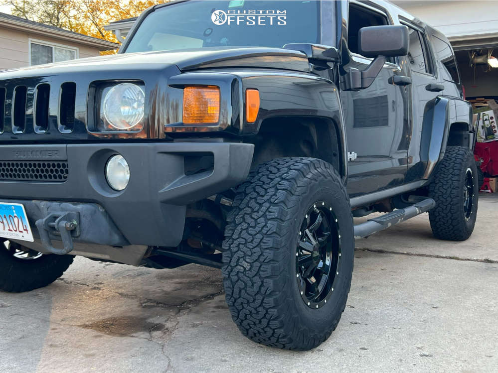 2007 Hummer H3 with 16x8 0 Moto Metal Mo970 and 265/75R16 BFGoodrich ...