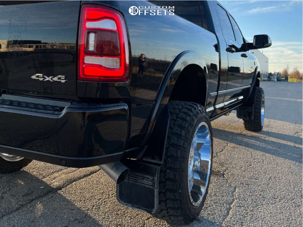 2022 Ram 2500 with 22x12 -44 TIS 544C and 35/12.5R22 Fury Offroad ...