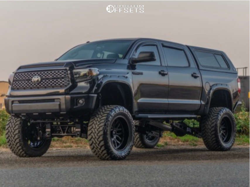 2014 Toyota Tundra with 22x12 -44 KG1 Forged Heathen and 38/15.5R22 ...
