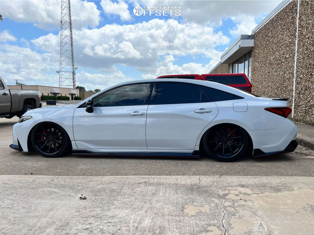 2021 Toyota Avalon with 20x9 35 Ferrada Cm2 and 245/35R20 Nitto Nt555 ...