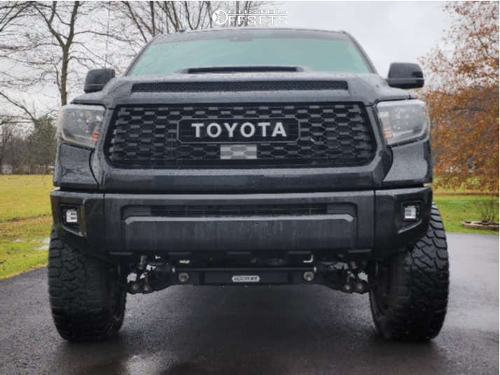 2019 Toyota Tundra with 20x9 -12 Method Nv and 305/55R20 Landspider ...