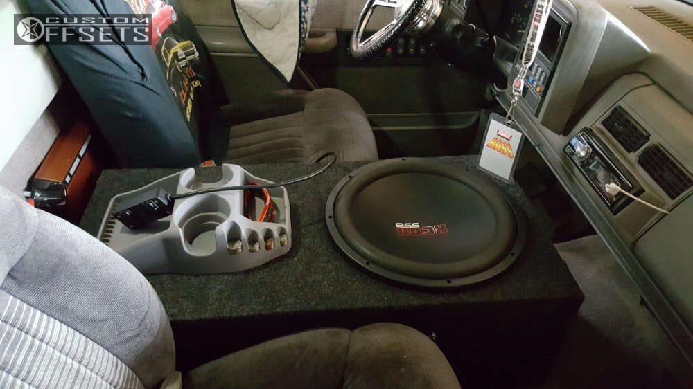 1992 Chevrolet C1500 with 20x8.5 0 Ridler Style 695 and 245/35R20 Toyo ...