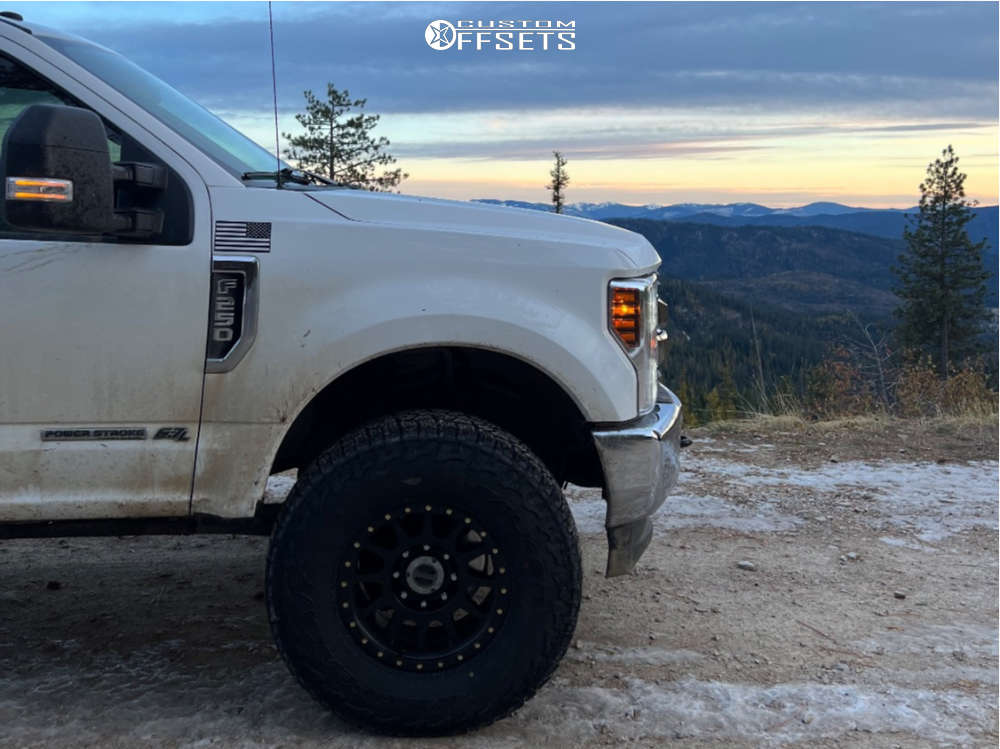 2018 Ford F-250 Super Duty with 18x9 -12 Method Mr305 and 37/12.5R18 ...