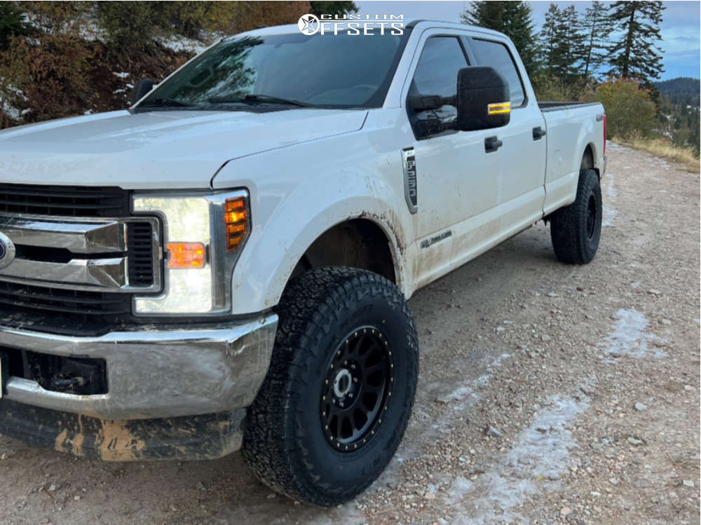 2018 Ford F-250 Super Duty with 18x9 -12 Method Mr305 and 37/12.5R18 ...