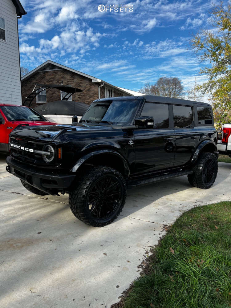 2021 Ford Bronco with 22x9.5 20 Vossen Hf6-5 and 33/13.5R22 Versatyre ...
