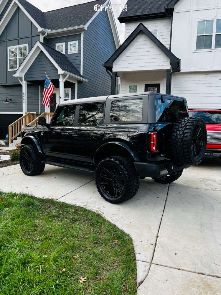 2021 Ford Bronco with 22x9.5 20 Vossen Hf6-5 and 33/13.5R22 Versatyre ...