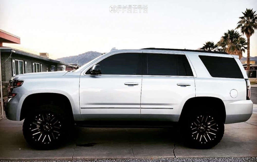 2019 Chevrolet Tahoe with 20x10 -24 Moto Metal Mo978 and 275/60R20 ...