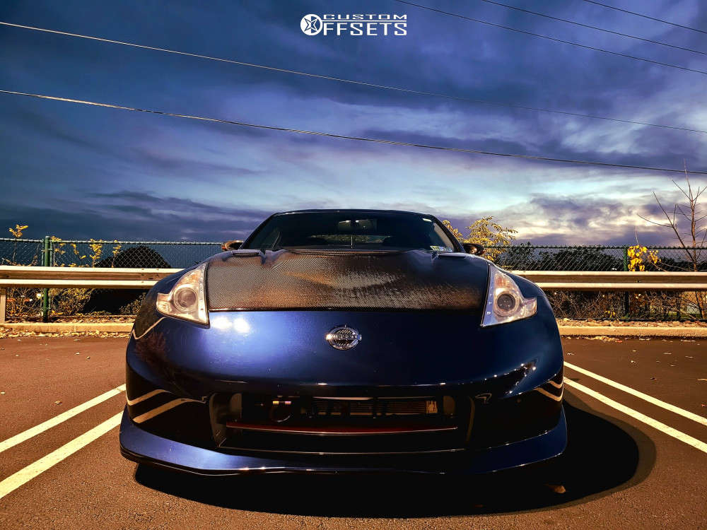 2014 Nissan 370Z with 20x10.5 25 Ferrada Fr3 and 255/35R20 Lexani Lx ...