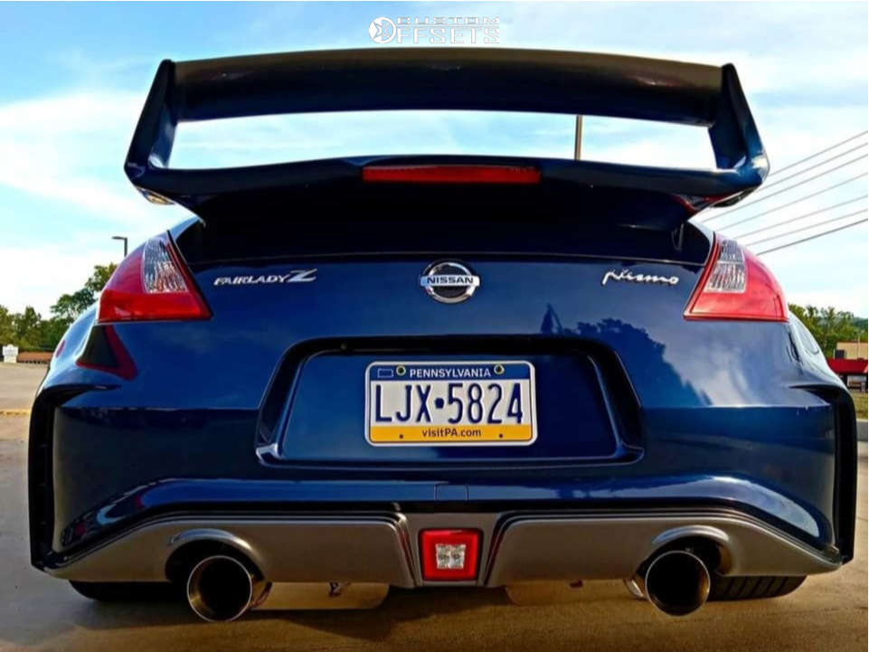 2014 Nissan 370Z with 20x10.5 25 Ferrada Fr3 and 255/35R20 Lexani Lx ...