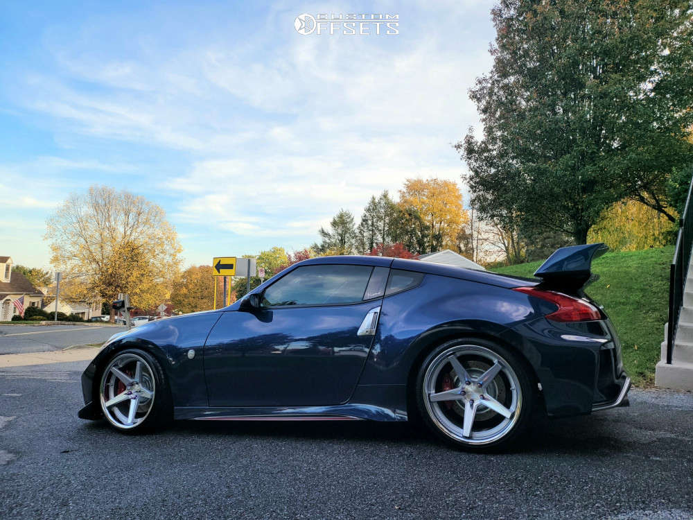 2014 Nissan 370Z with 20x10.5 25 Ferrada Fr3 and 255/35R20 Lexani Lx ...
