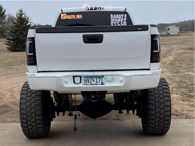 2014 Chevrolet Silverado 2500 HD with 26x14 -75 Fuel Runner and 40/15 ...