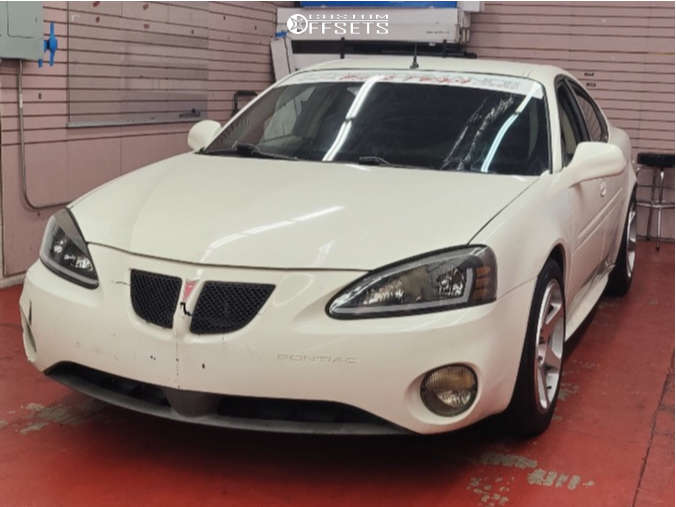 2005 Pontiac Grand Prix with 18x8.5 35 AVID1 Av38 and 245/45R18 Nankang ...