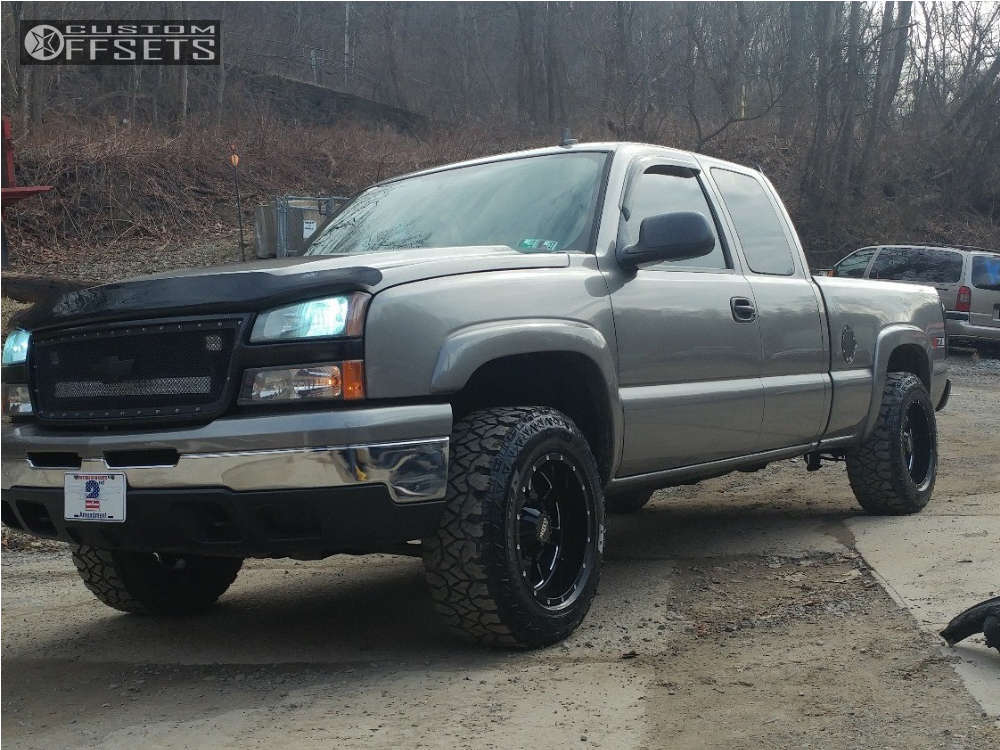2006 Chevrolet Silverado 1500 with 18x10 -24 Moto Metal MO962 and 275 ...