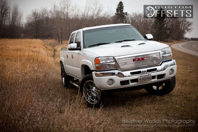 2005 GMC Sierra 1500 with 20x10 -12 Fuel Hostage and 33/12.5R20 Fuel ...