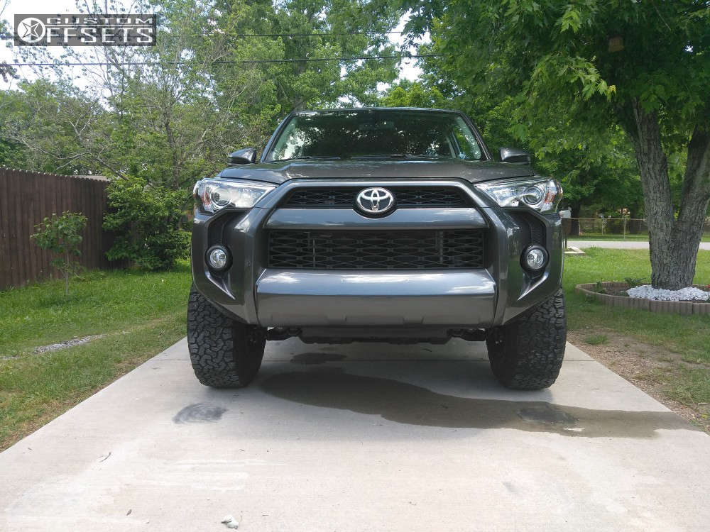 2017 Toyota 4Runner with 17x10 -24 Fuel Maverick and 285/70R17 ...