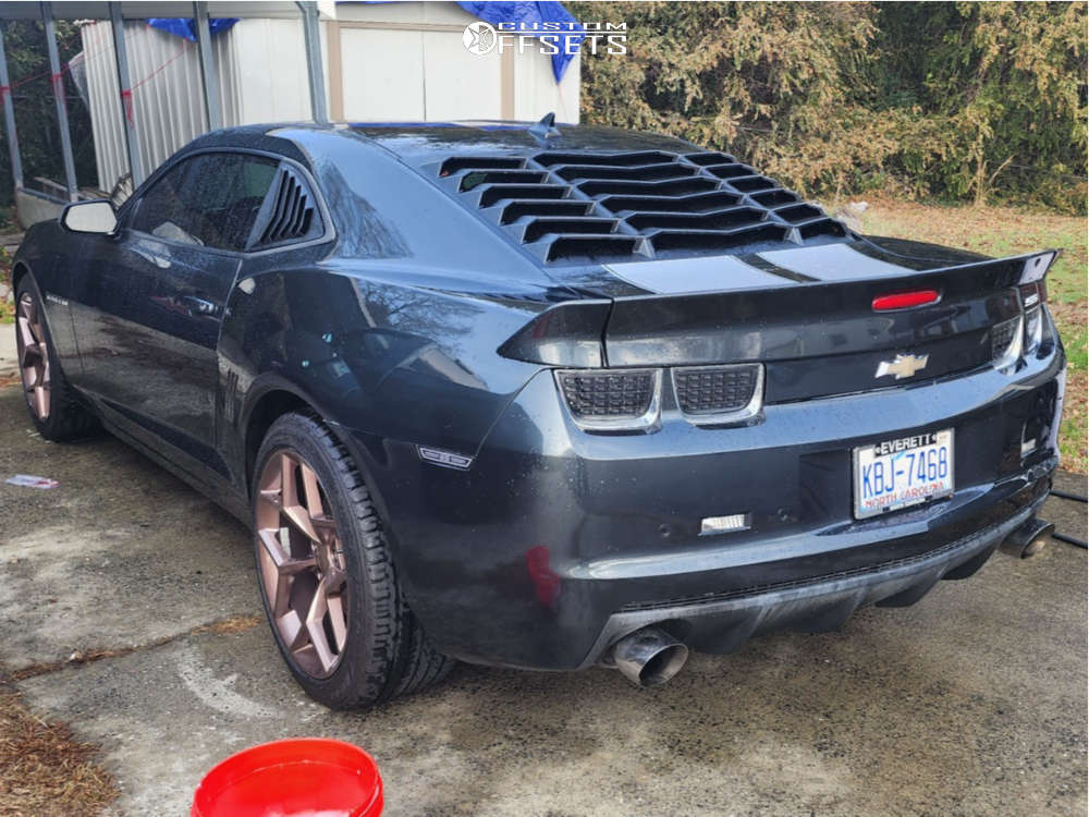 2013 Chevrolet Camaro with 20x9 30 OE Performance 126 and 245/45R20 ...