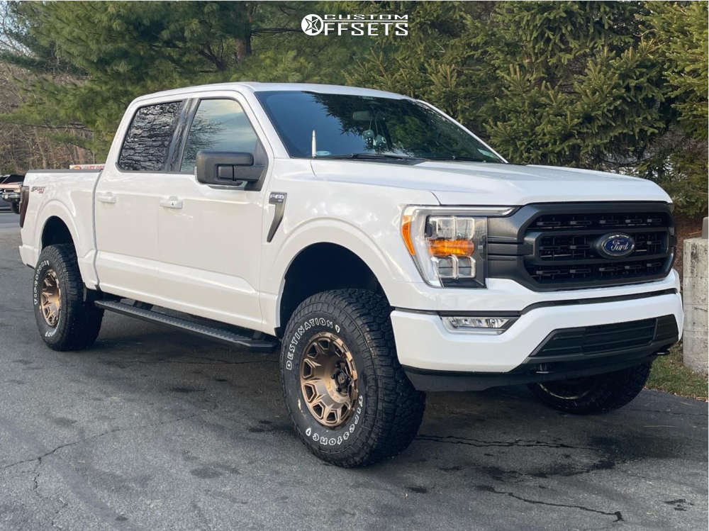 2022 Ford F-150 with 17x10 -18 Fuel Vengeance and 315/70R17 Firestone ...