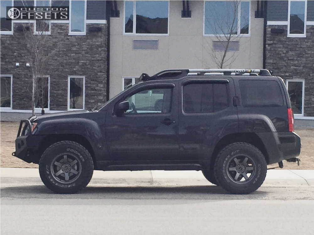 2015 Nissan Xterra with 17x8 0 Level 8 Mk 6 and 285/70R17 Cooper ...