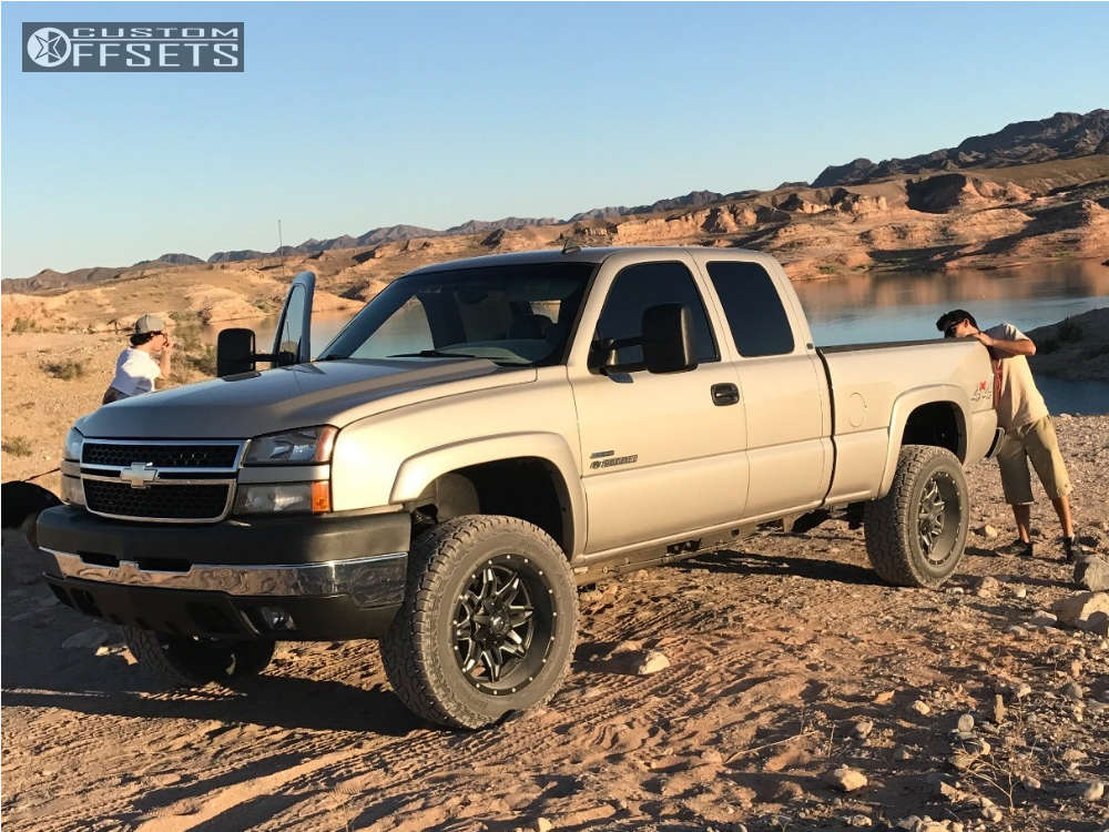 2006 Chevrolet Silverado 2500 HD with 20x10 -12 Fuel Lethal and 305 ...