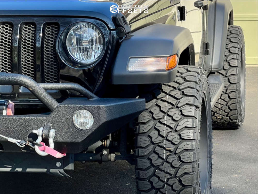 2020 Jeep Wrangler with 20x10 -25 Vision Razor and 33/12.5R20 Kenda ...