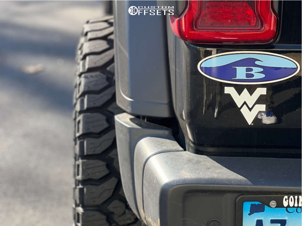 2020 Jeep Wrangler with 20x10 -25 Vision Razor and 33/12.5R20 Kenda ...