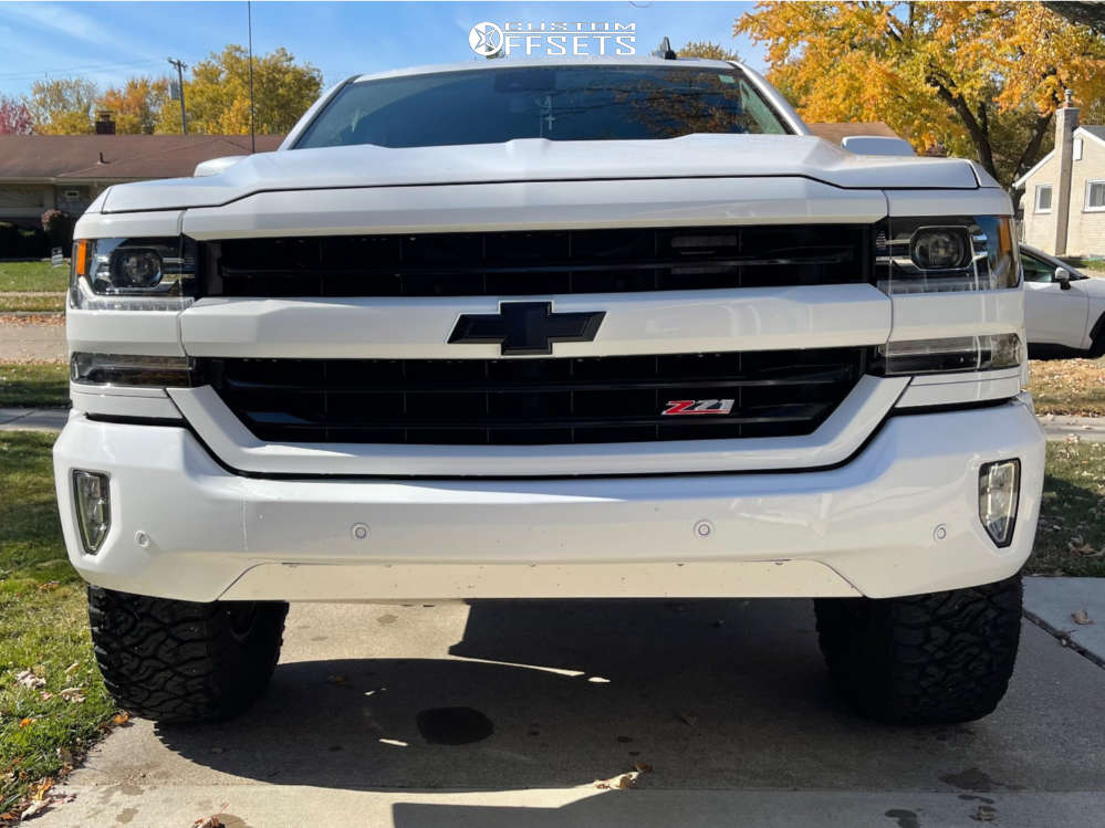 2018 Chevrolet Silverado 1500 with 17x8.5 0 KMC Km718 and 35/12.5R17 ...
